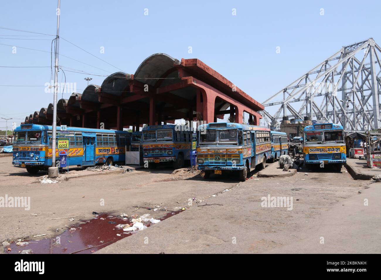 Howrah bus strand hi-res stock photography and images - Alamy