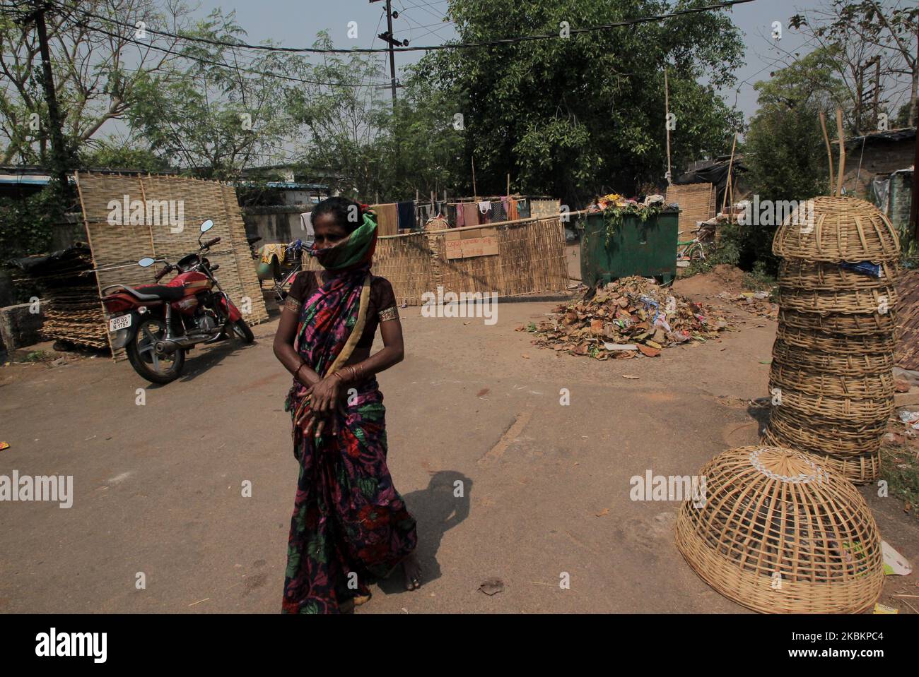 Living slum entry gate hi-res stock photography and images - Alamy