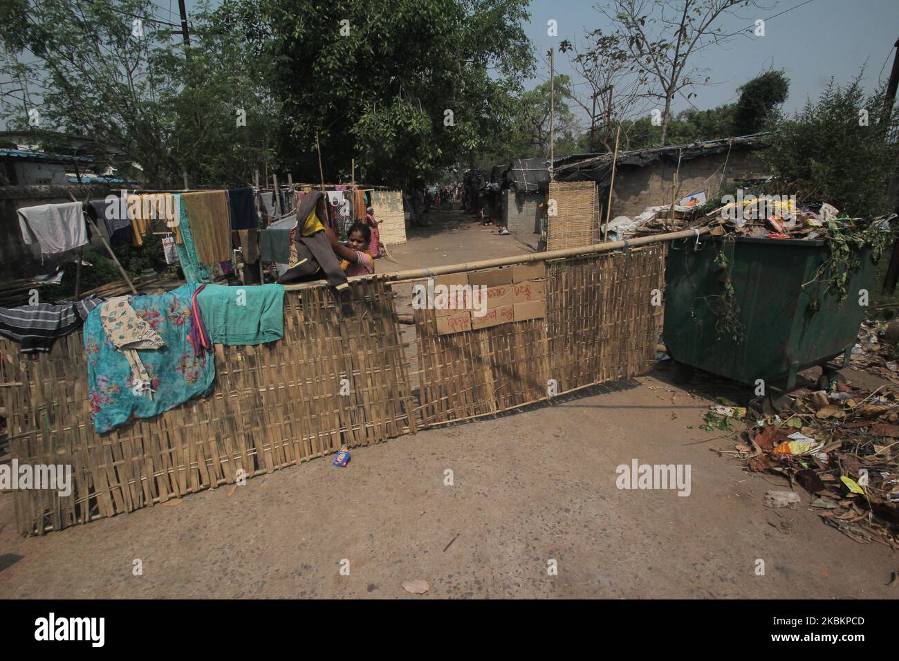 Living slum entry gate hi-res stock photography and images - Alamy