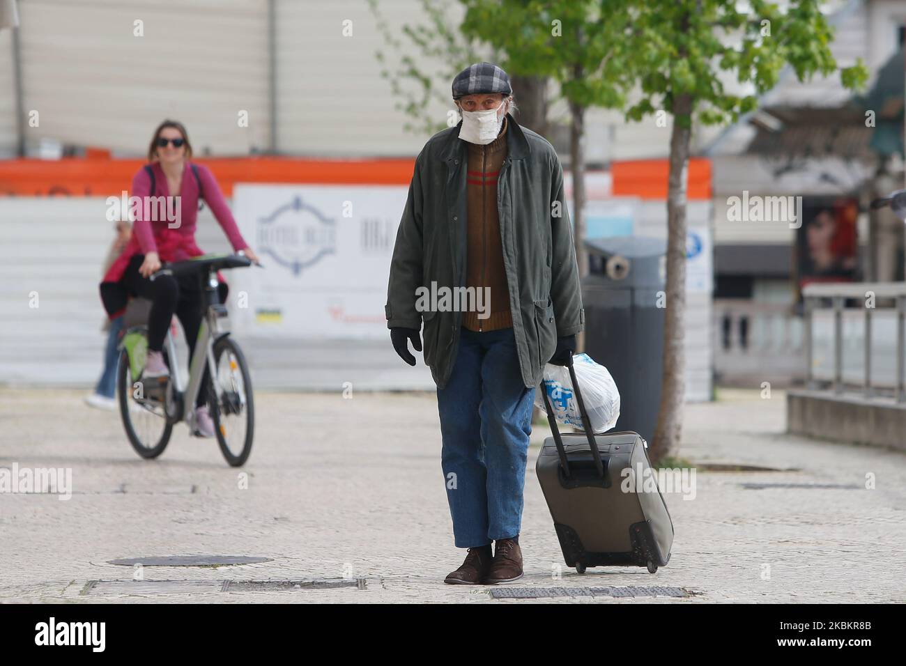 Two homeless men one hi-res stock photography and images - Alamy