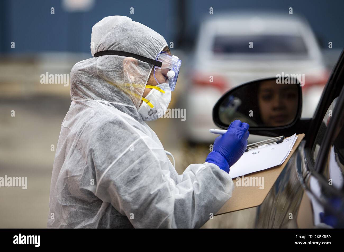 Parking lot of innovative express care hi-res stock photography and ...