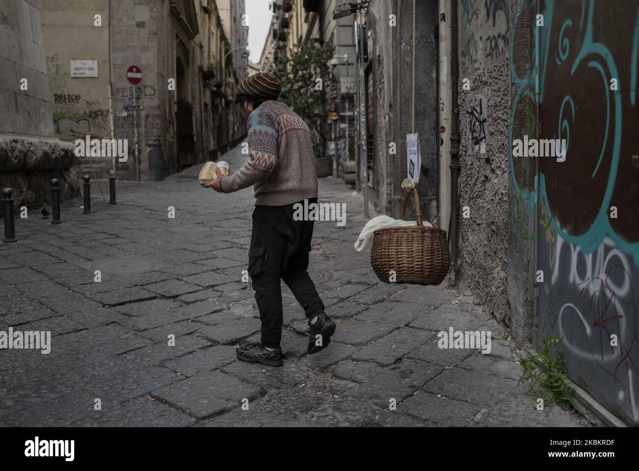 The basket of solidarity for the homeless Emergency Coronavirus in ...
