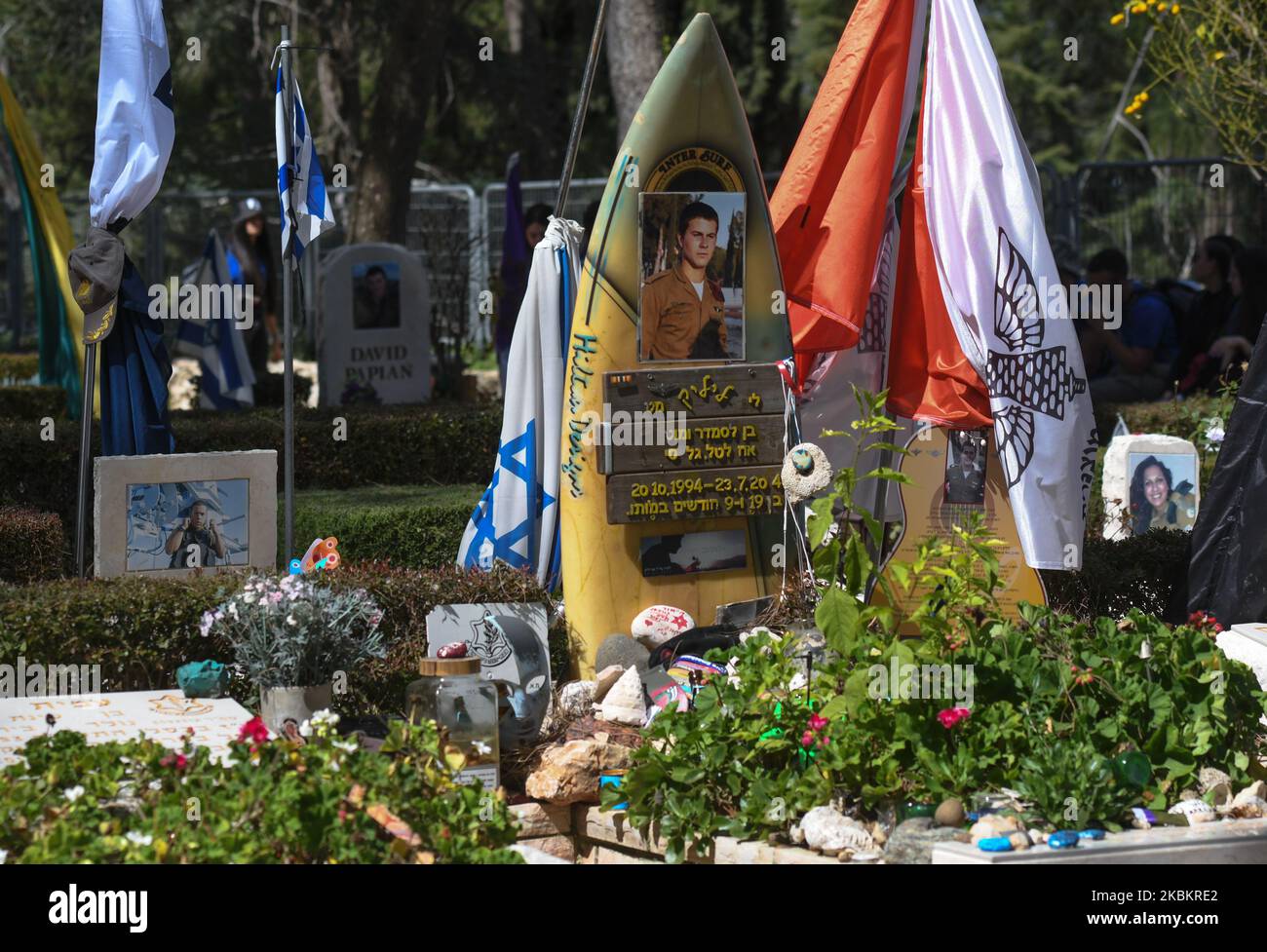 Main israel defense forces cemetery hi-res stock photography and images ...