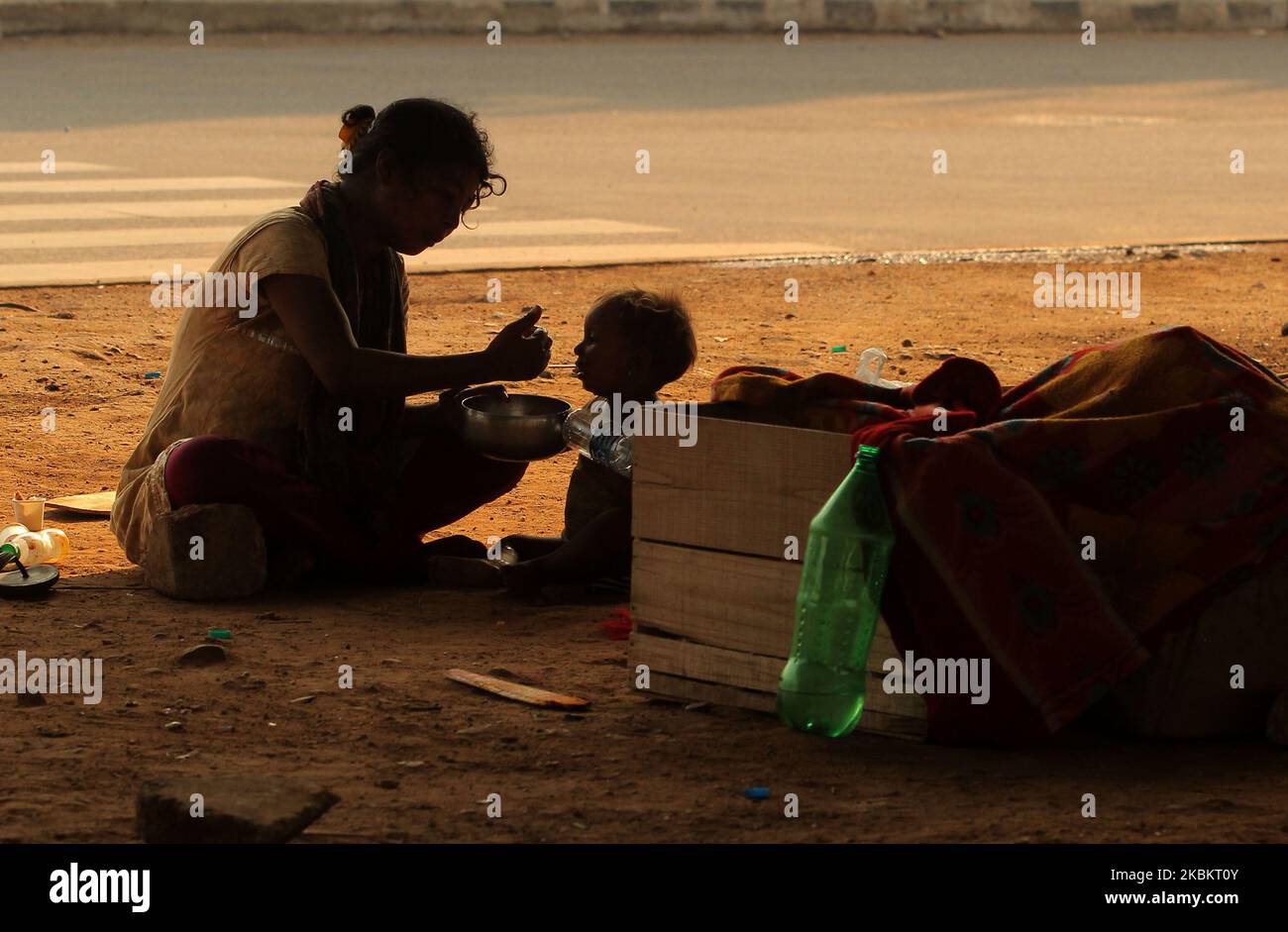 Street living homless people hi-res stock photography and images - Alamy