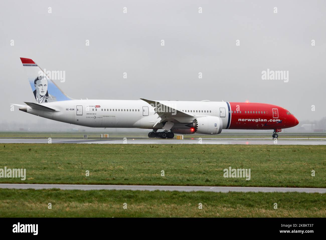 Norwegian Air Sweden Boeing 787-9 Dreamliner aircraft as seen on final ...