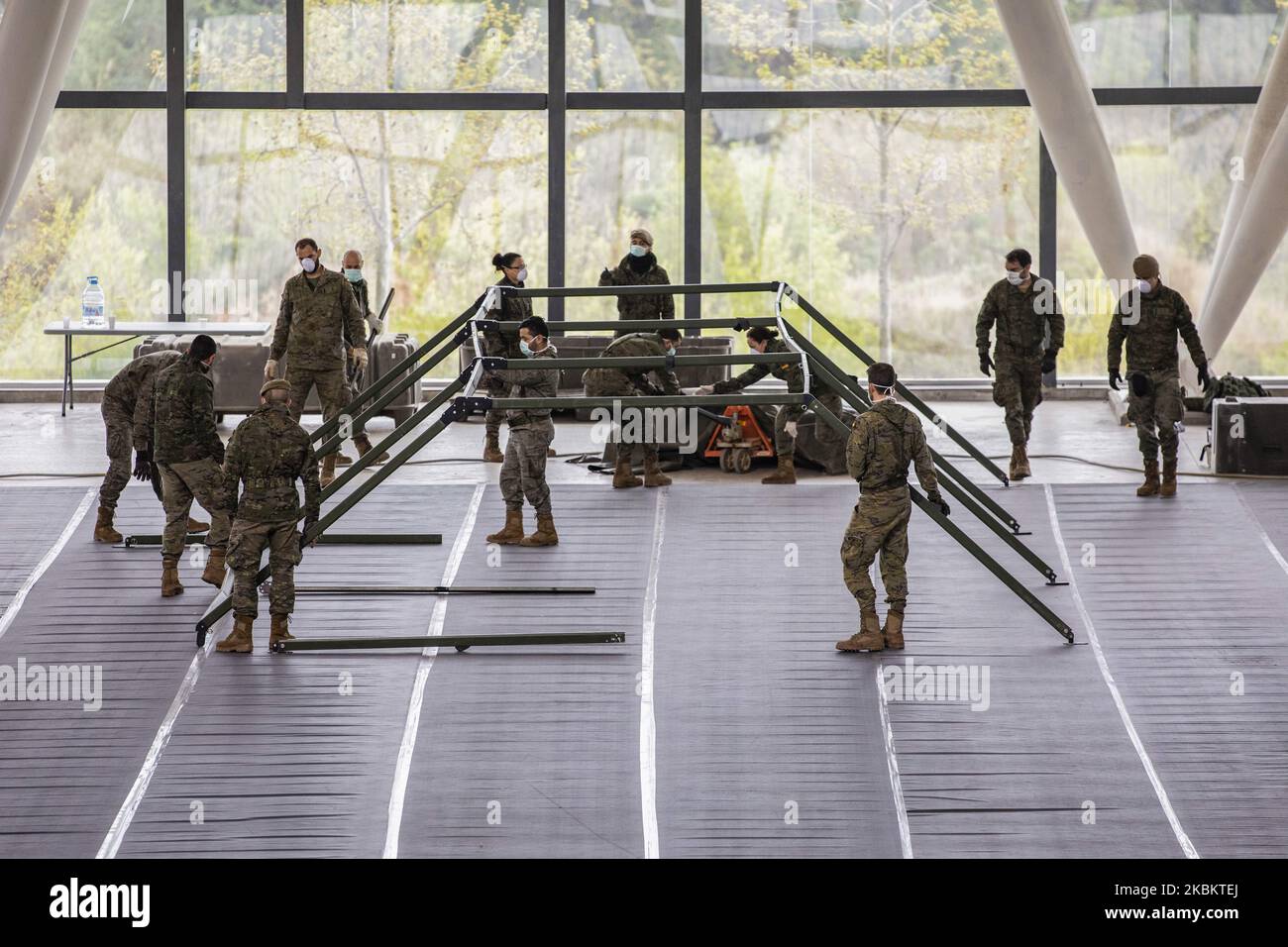 The UME (Military Emergency Unit) working on the Catalonia indoor ...