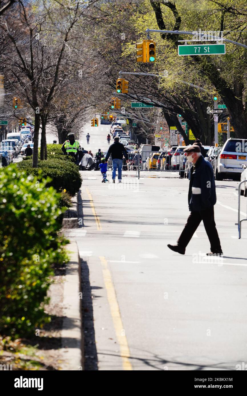 34th avenue queens hi-res stock photography and images - Alamy