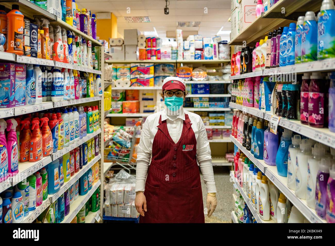 Supermarket employee poses hi-res stock photography and images - Alamy