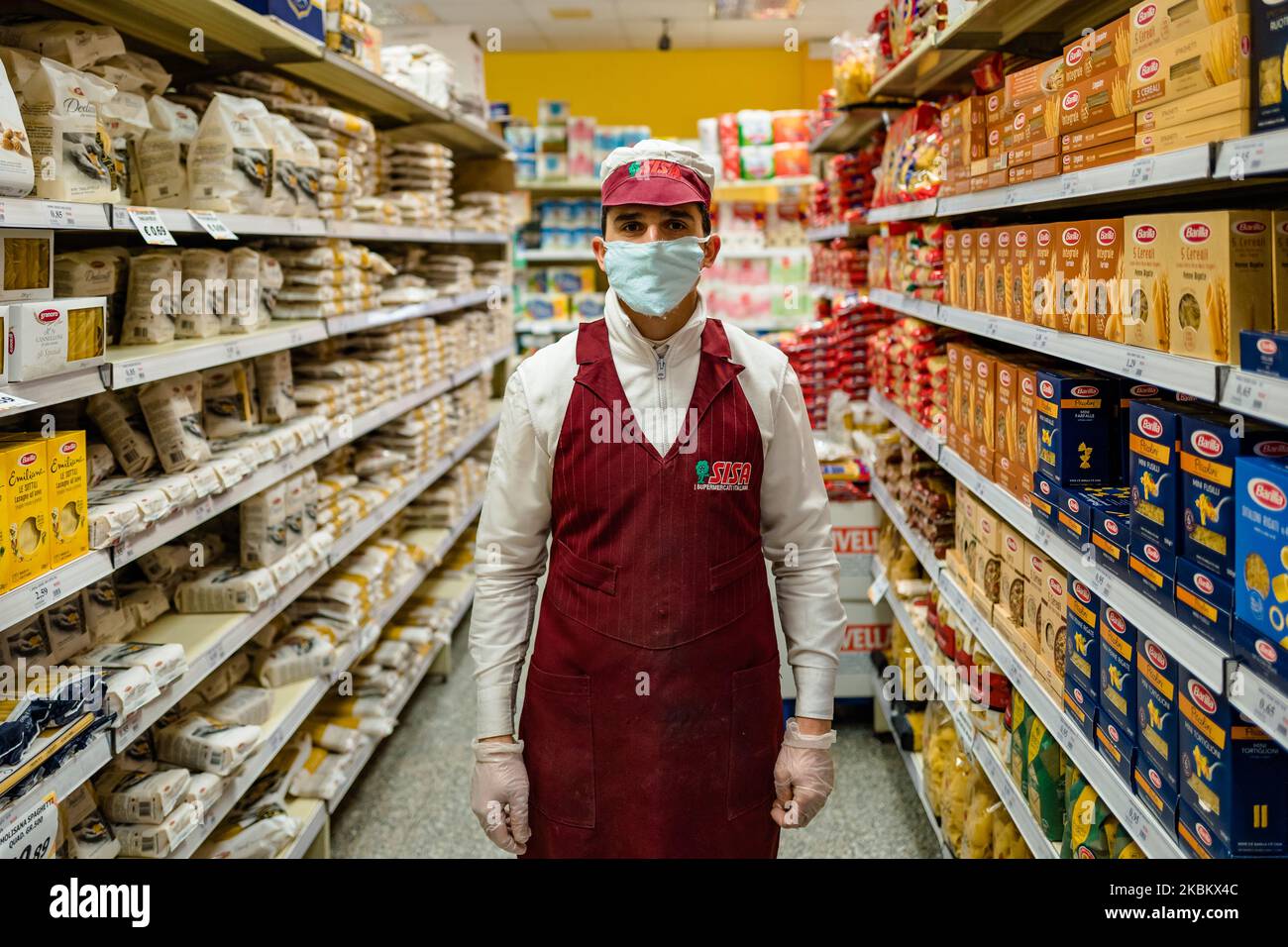 Supermarket employee poses hi-res stock photography and images - Alamy
