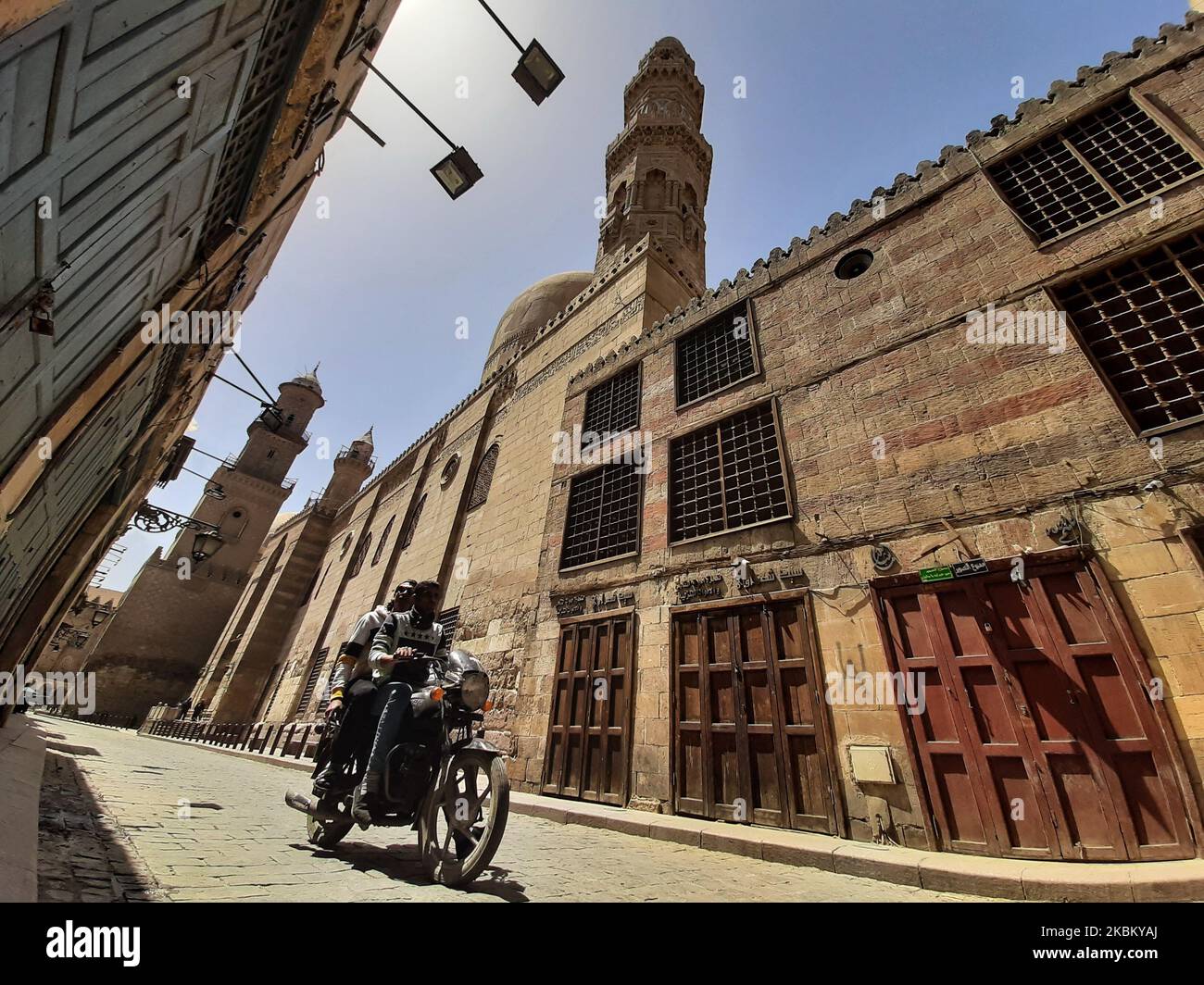 Al moez archaeological street hi-res stock photography and images - Alamy