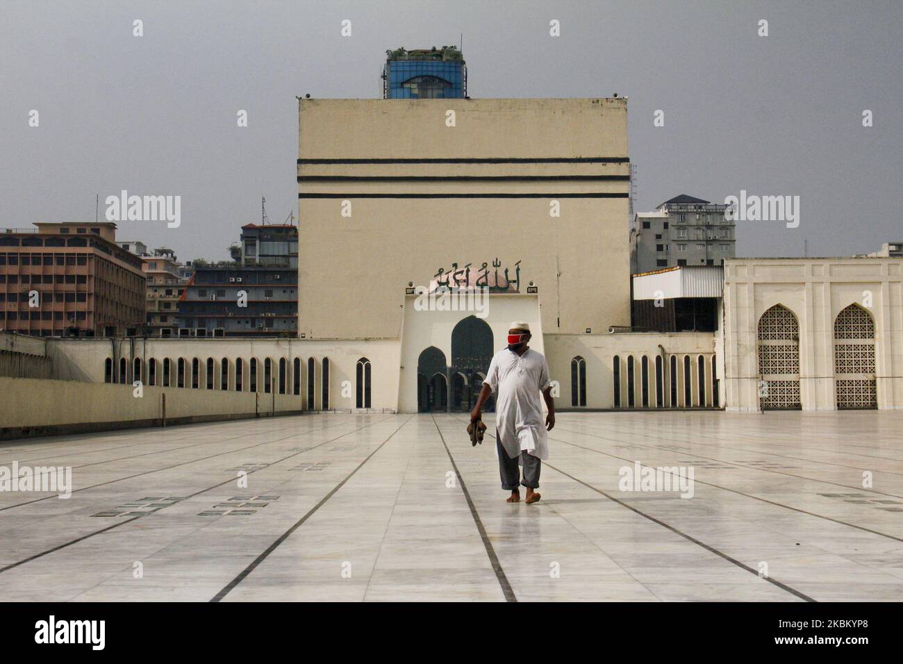 National mosque of baitul mukarran muslims hi-res stock photography and ...