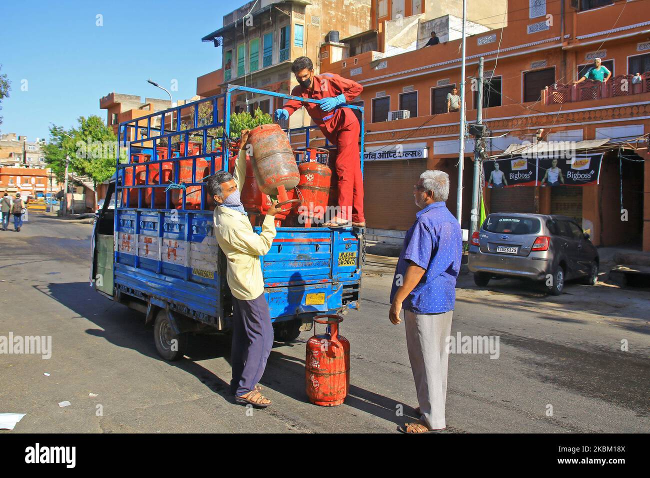 Regular gas cylinder hi-res stock photography and images - Alamy
