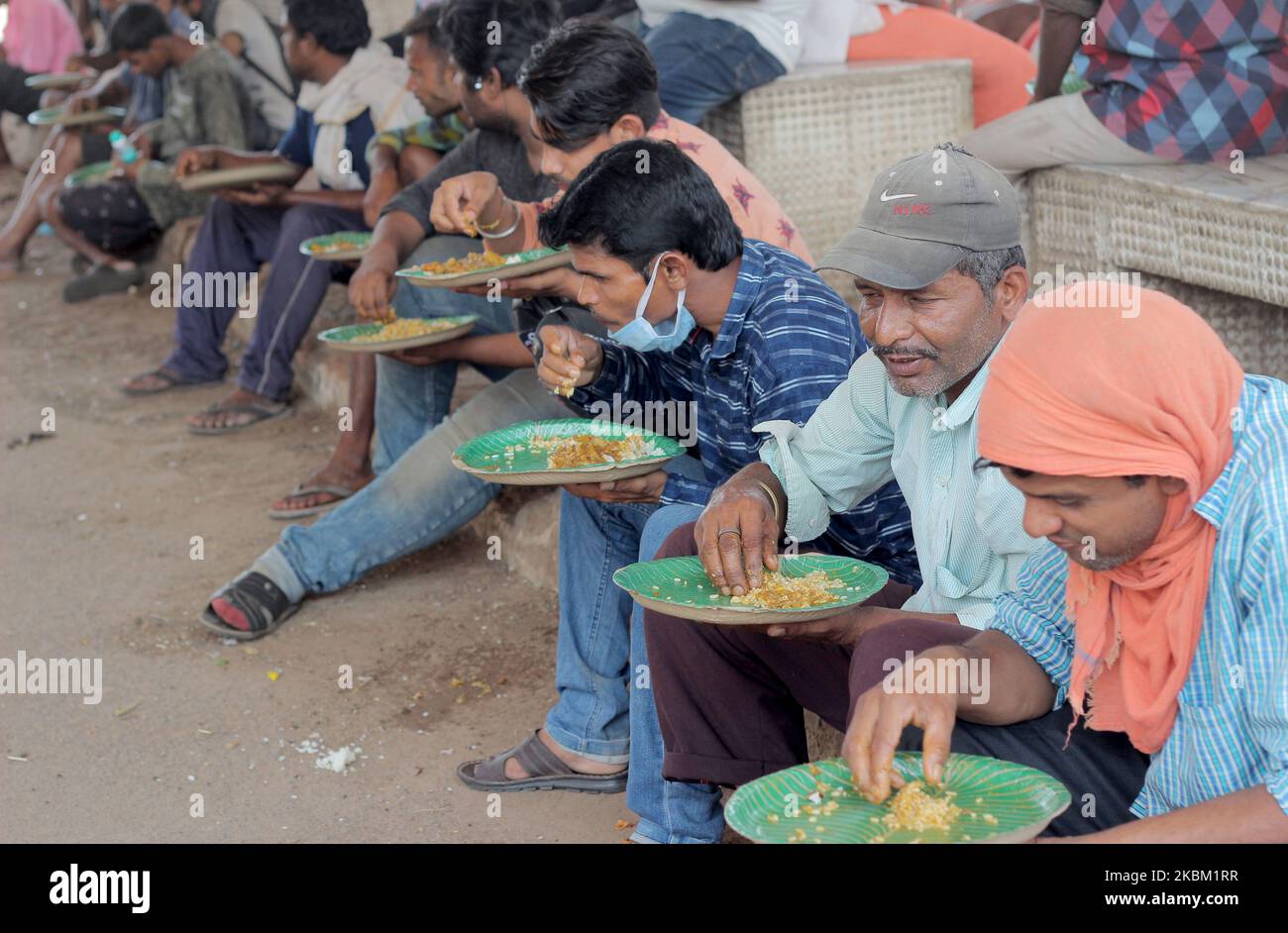 Crisis emergency shelters hi-res stock photography and images - Alamy