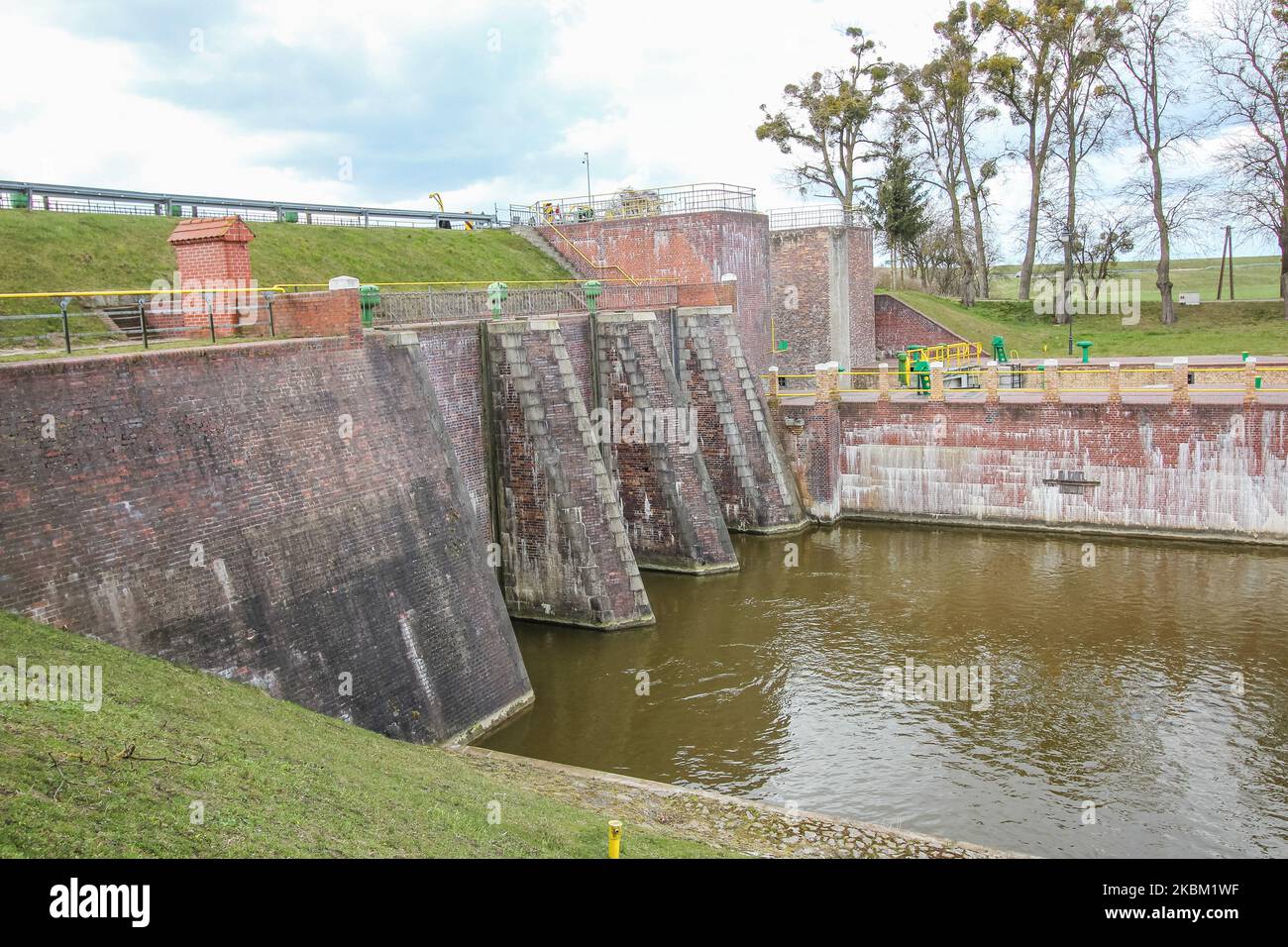 Anti flooding damn hi-res stock photography and images - Alamy
