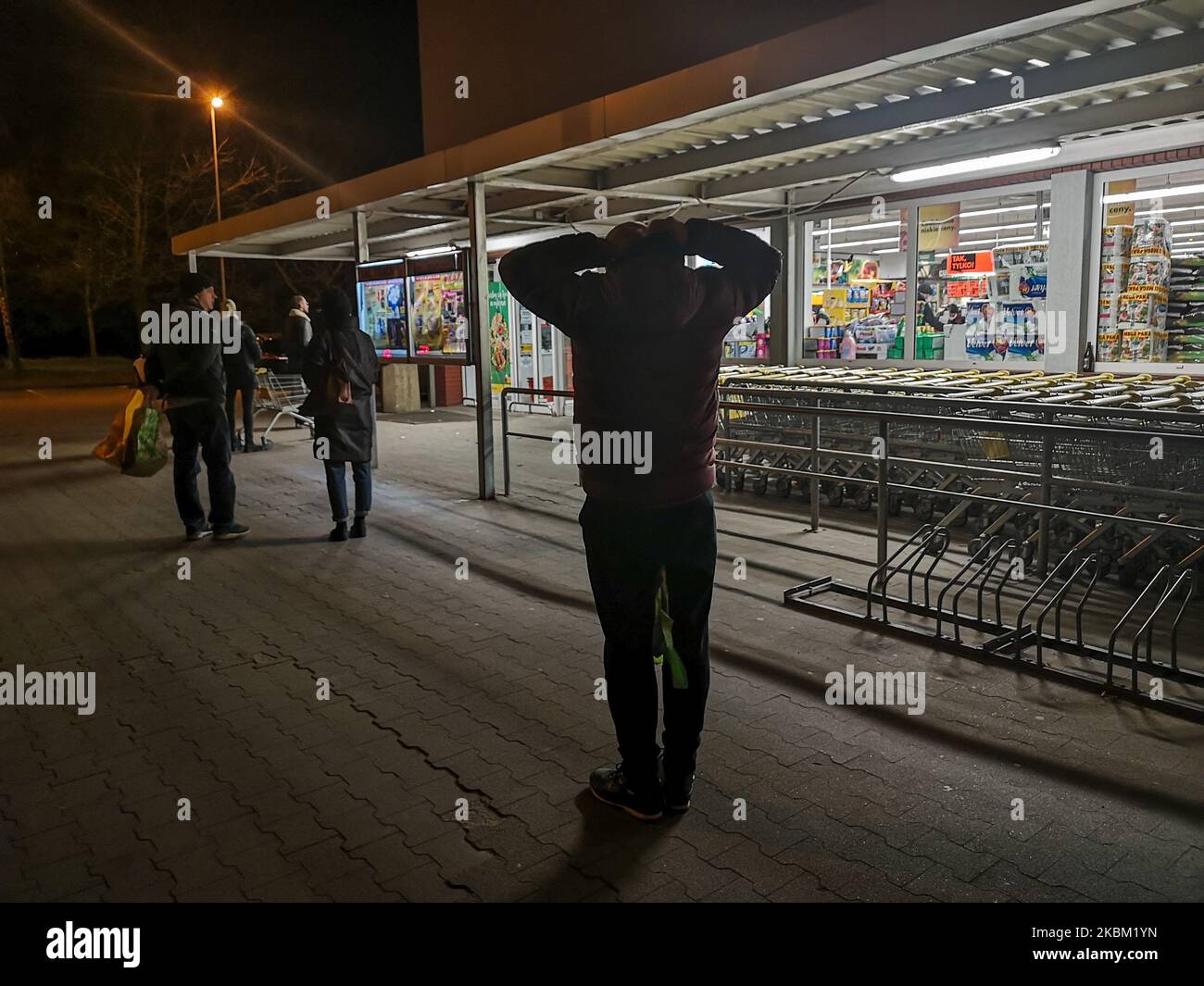 Lidl night hi-res stock photography and images - Alamy