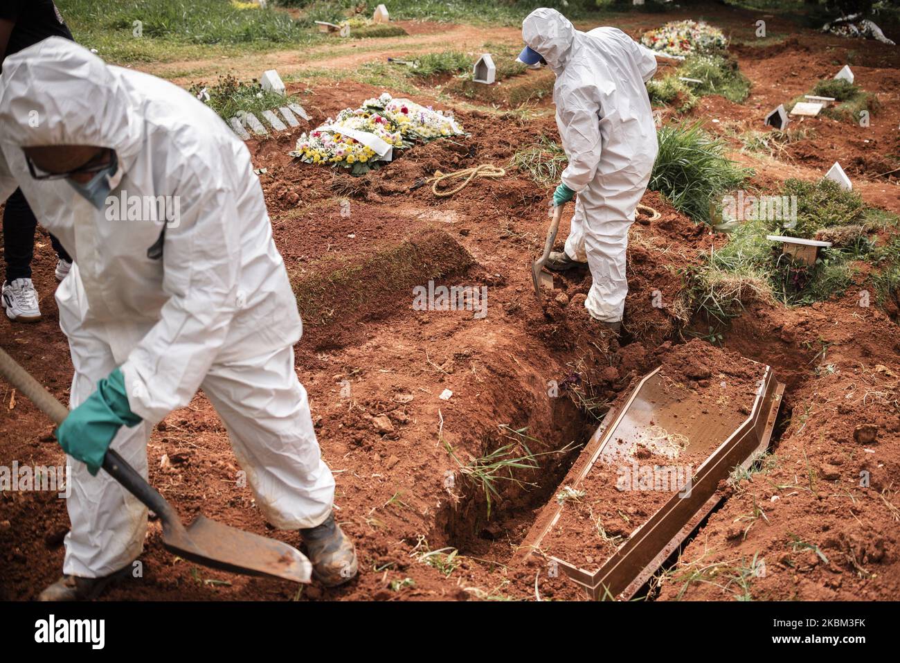 150 burials hi-res stock photography and images - Alamy