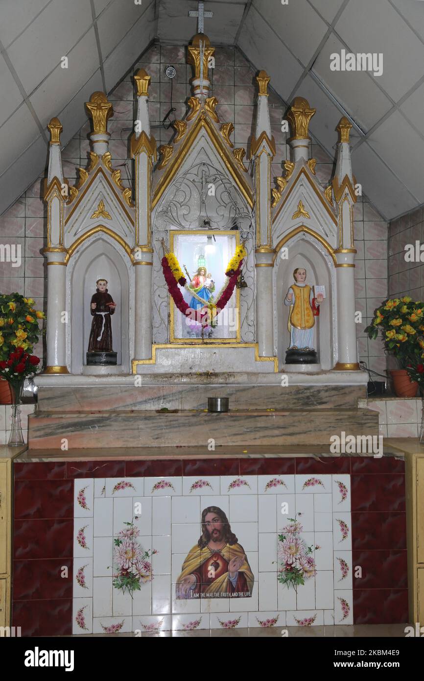 Main shrine of the Athisaya Manal Matha Church (Our Lady Of Red Sand ...