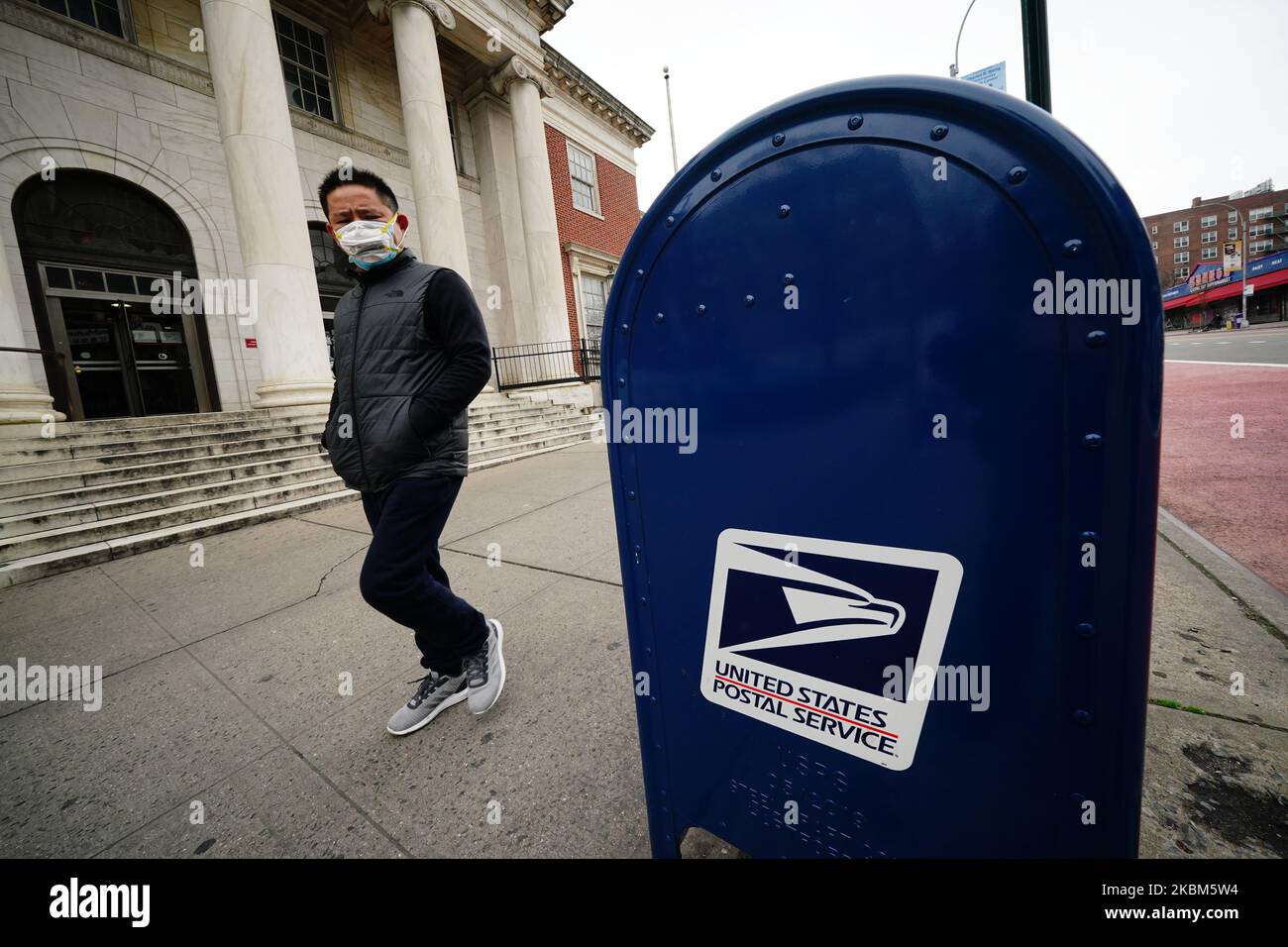 Man wearing a billboard hi-res stock photography and images - Alamy