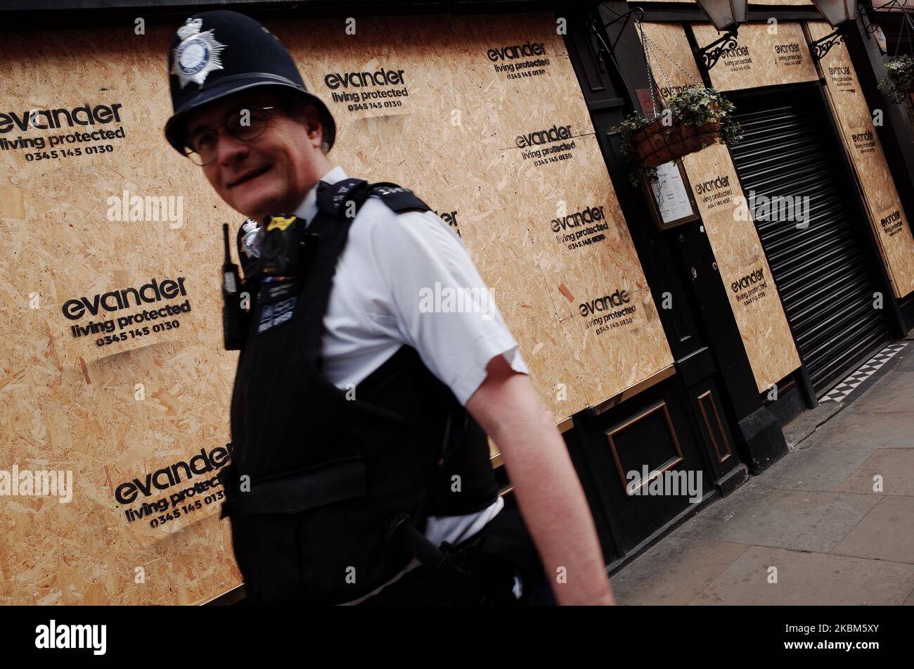 Police press conference uk hi-res stock photography and images - Alamy
