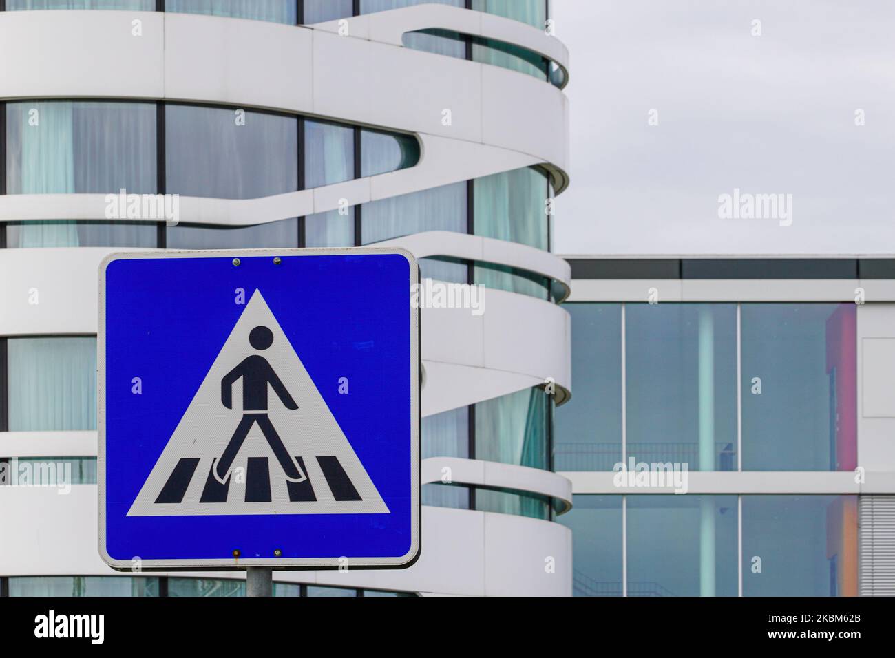 Crosswalk sign for pedestrians hi-res stock photography and images - Alamy