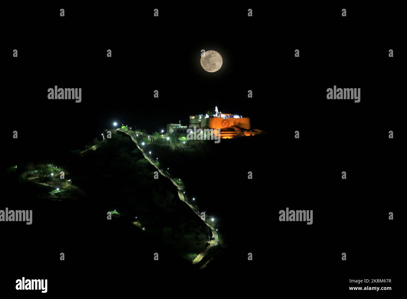 A full 'Super moon' is seen in Jaipur, Rajasthan, India , on April 08 ...