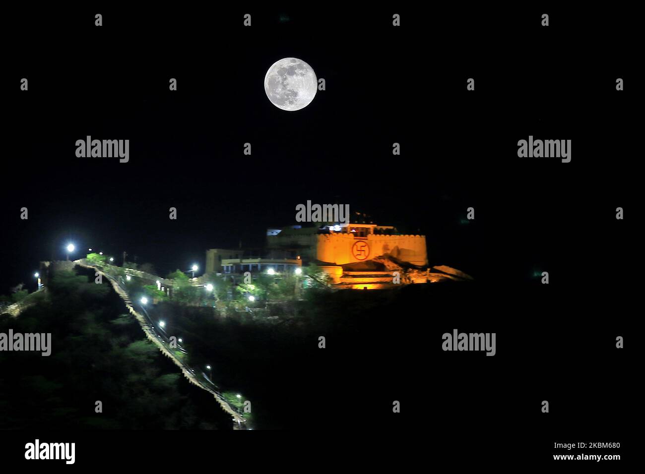A full 'Super moon' is seen in Jaipur, Rajasthan, India , on April 08 ...