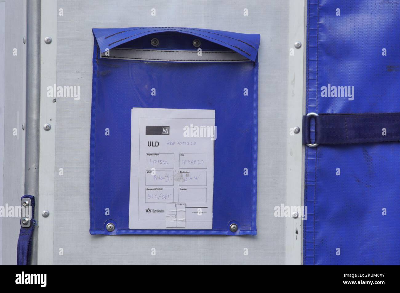 Air cargo uld container hi-res stock photography and images - Alamy