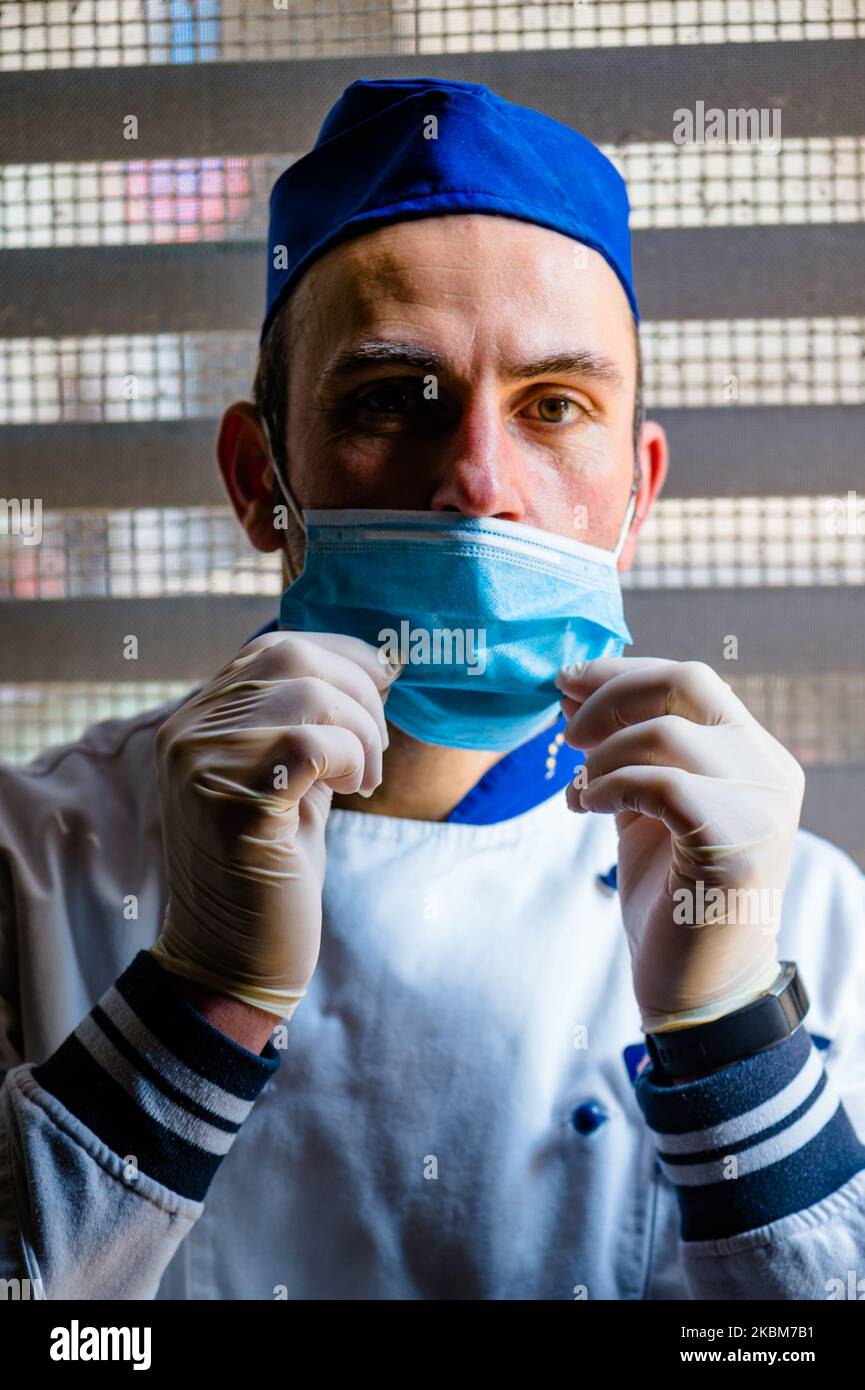 The grocer of a supermarket Valente Matteo, 39 years old and two ...
