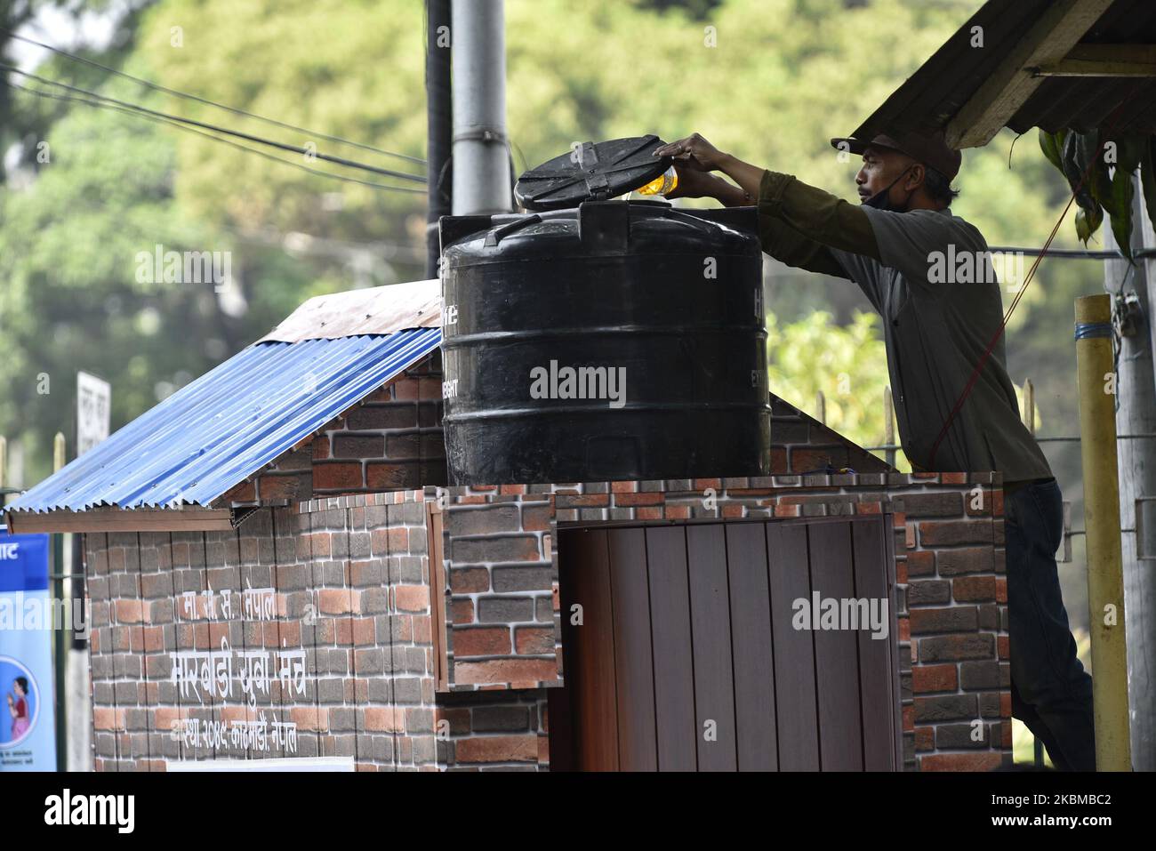 Installed sanitizing booth hi-res stock photography and images - Alamy