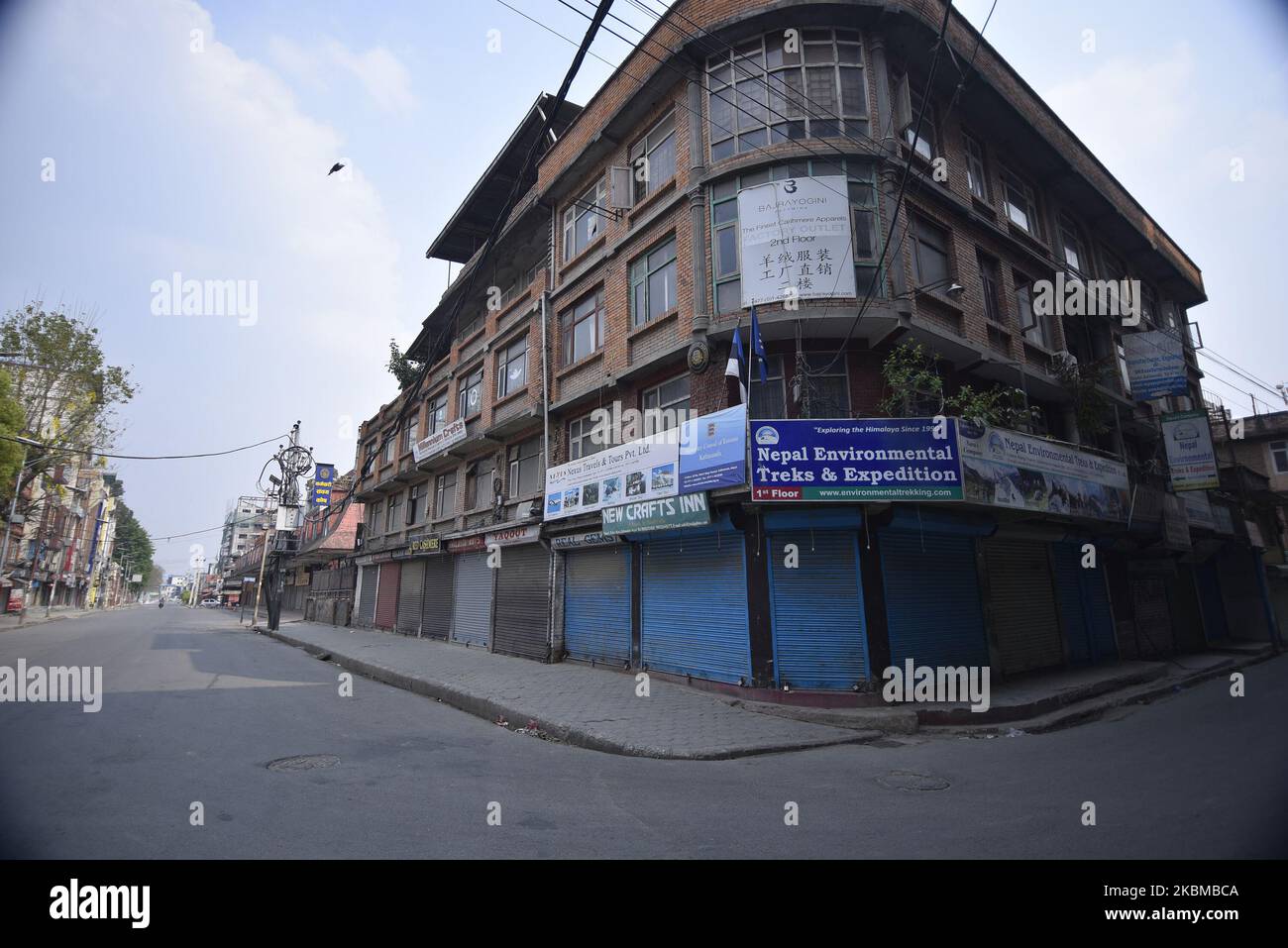 Narrow alleys of thamel tourist industry area hi-res stock photography ...
