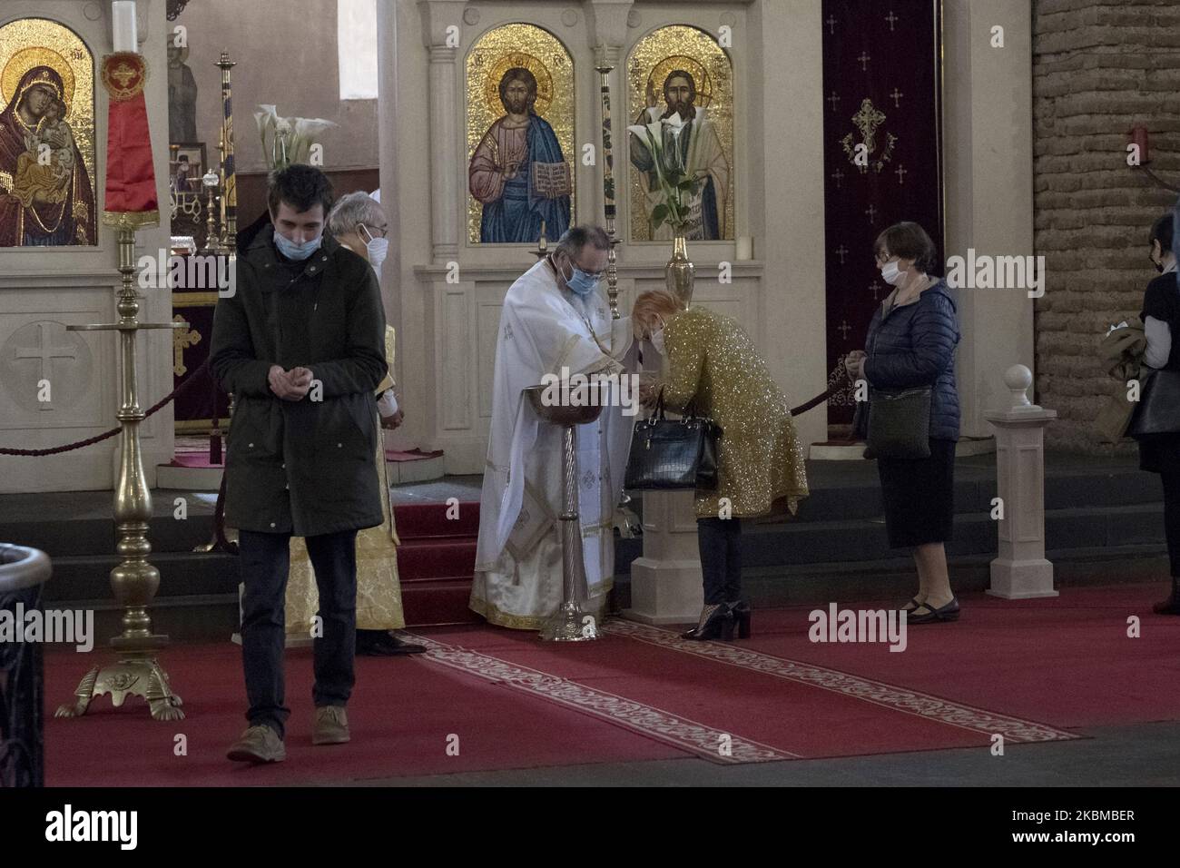 Bulgarian orthodox parishioners communion hi-res stock photography and ...