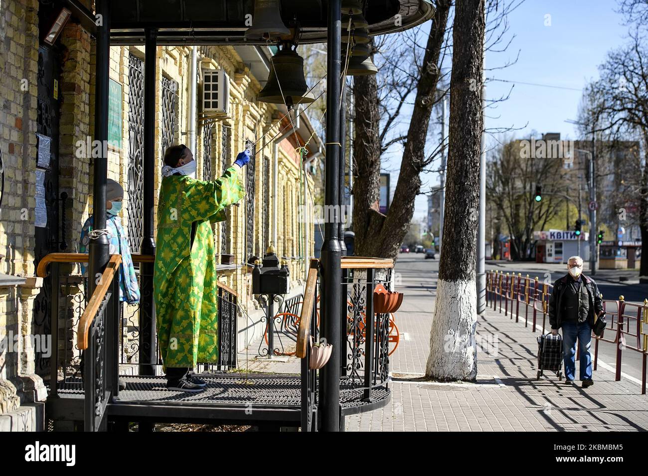 Orthodox christians mark palm hi-res stock photography and images - Alamy