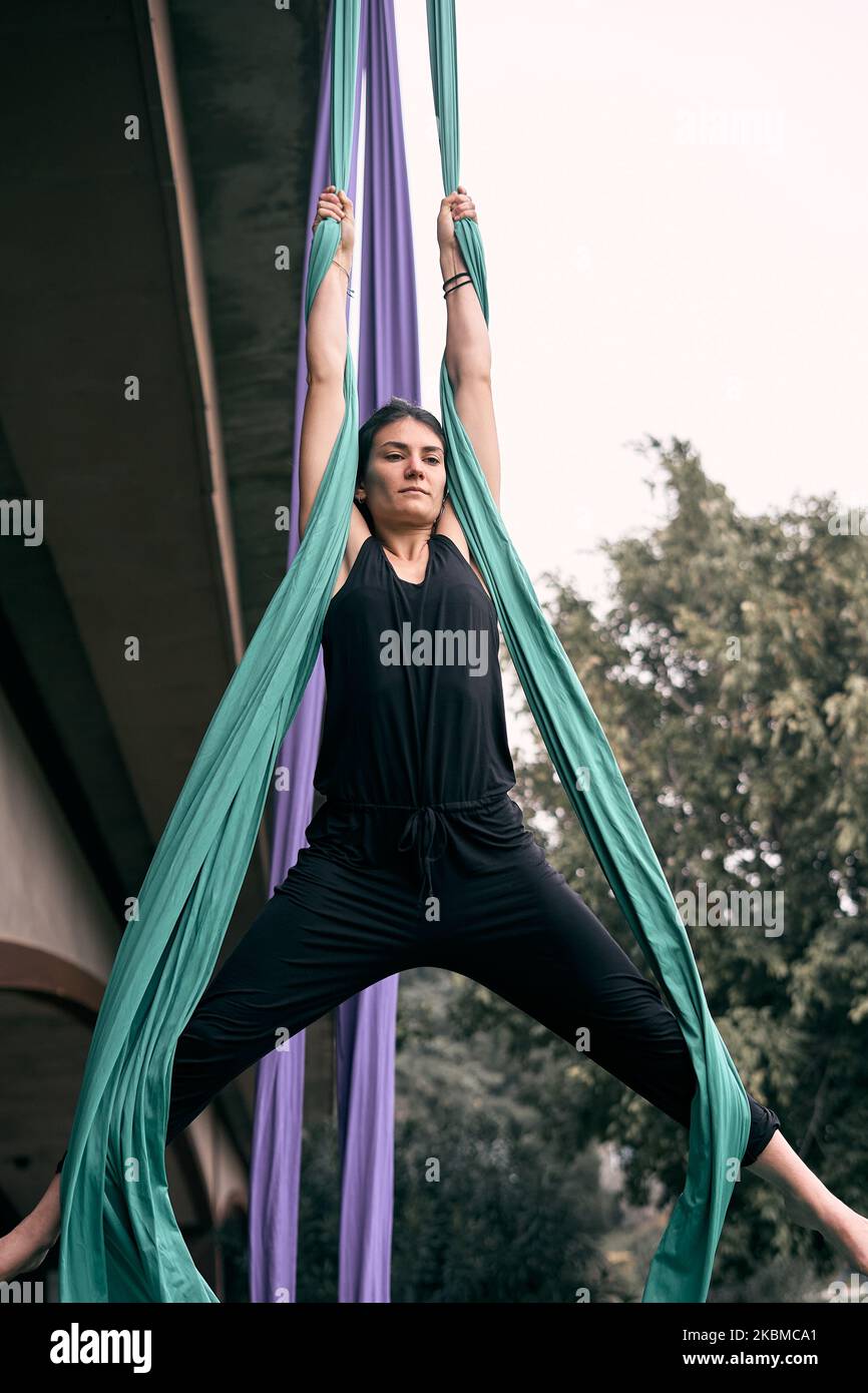 Aerial silks hi-res stock photography and images - Alamy