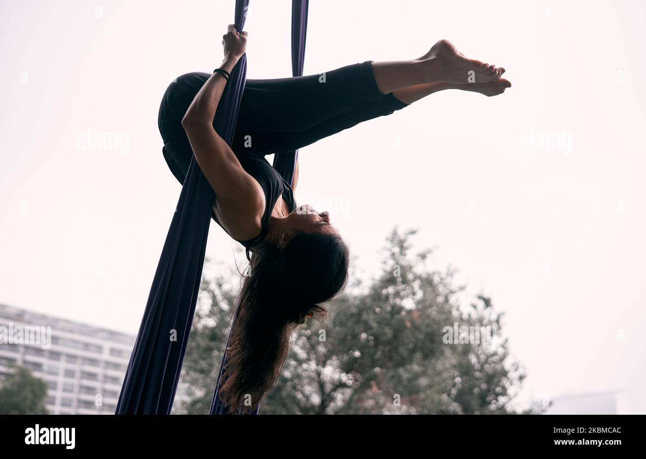 Aerial silks hi-res stock photography and images - Alamy
