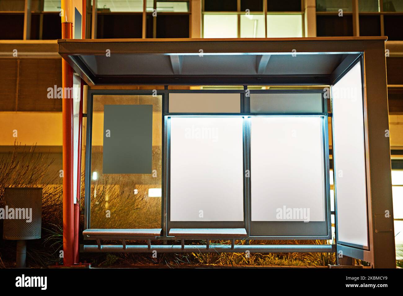 Blank bus stop poster hi-res stock photography and images - Alamy