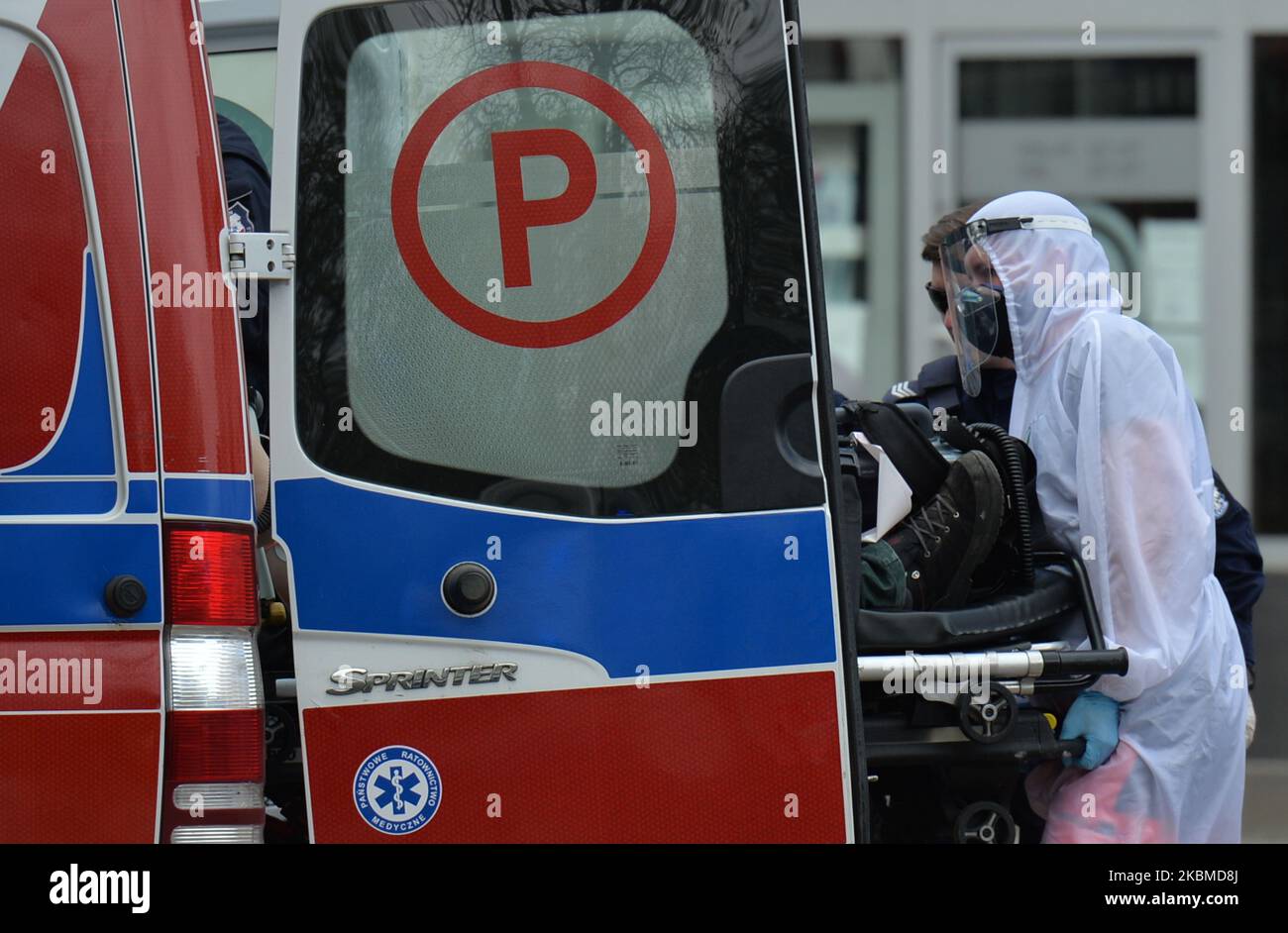 Man collapsed hi-res stock photography and images - Alamy