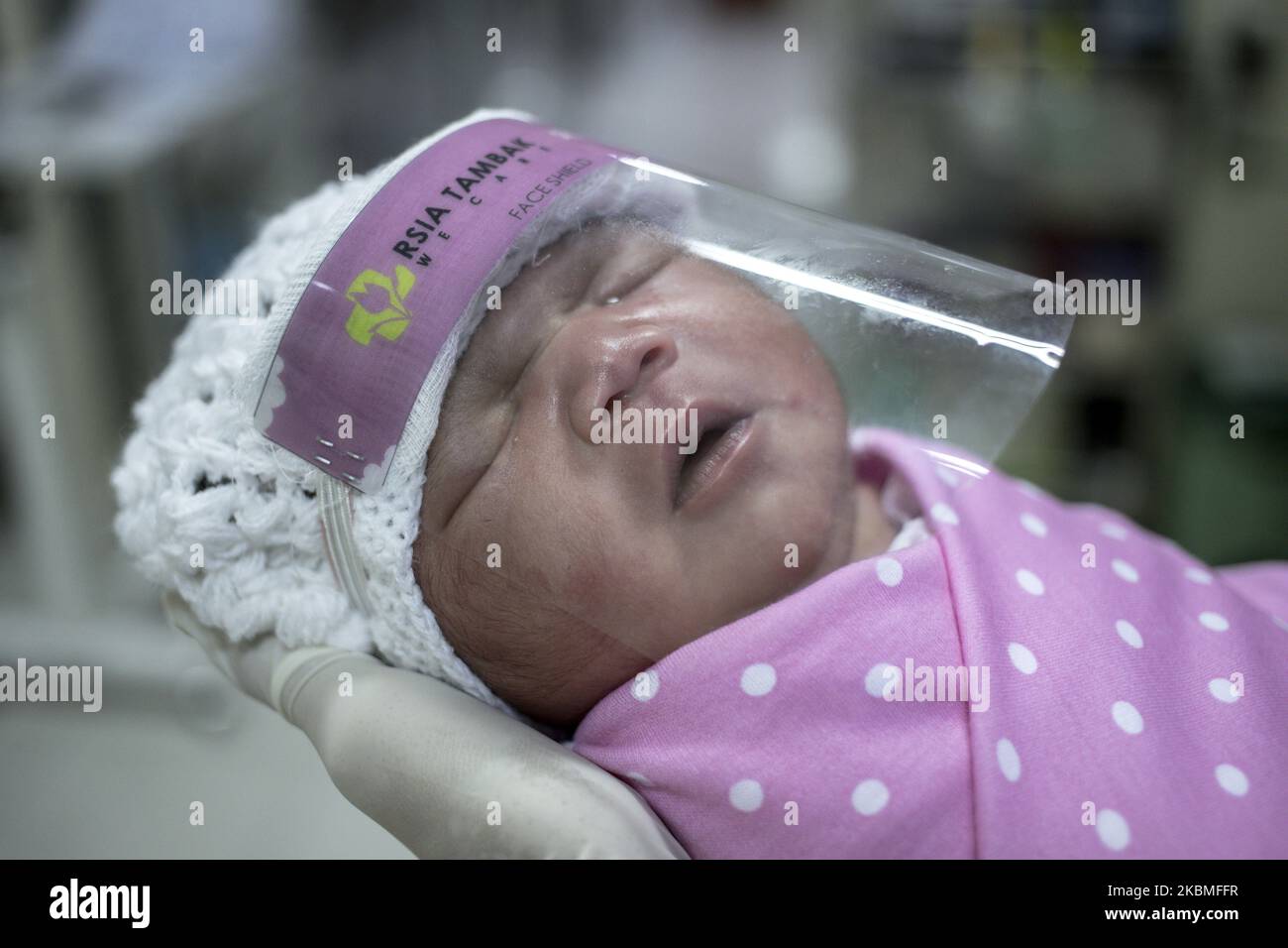 Mini face shields hi-res stock photography and images - Alamy