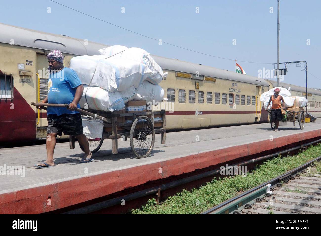 Hand carts hi-res stock photography and images - Alamy
