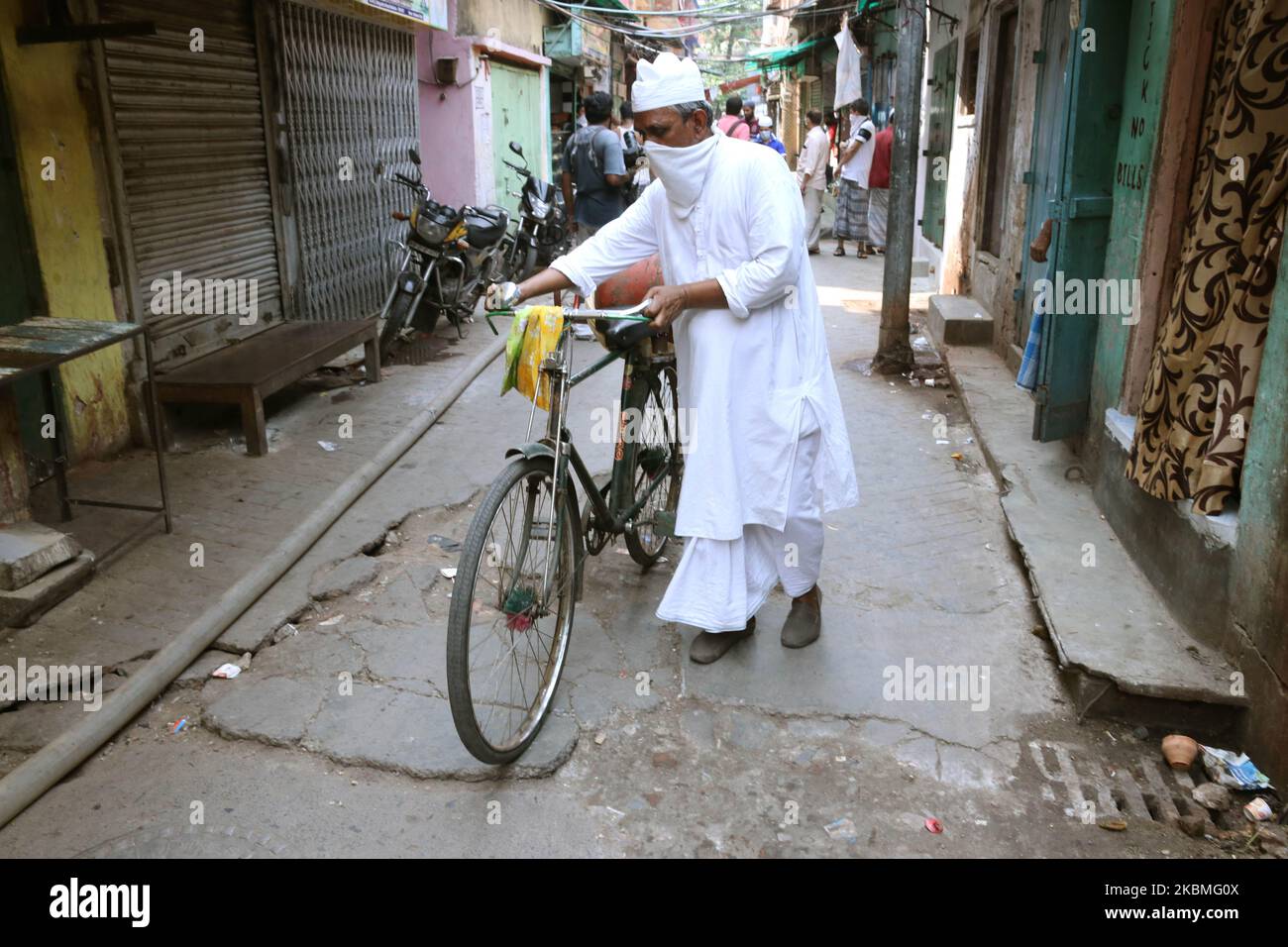 Belgachia slum hi-res stock photography and images - Alamy