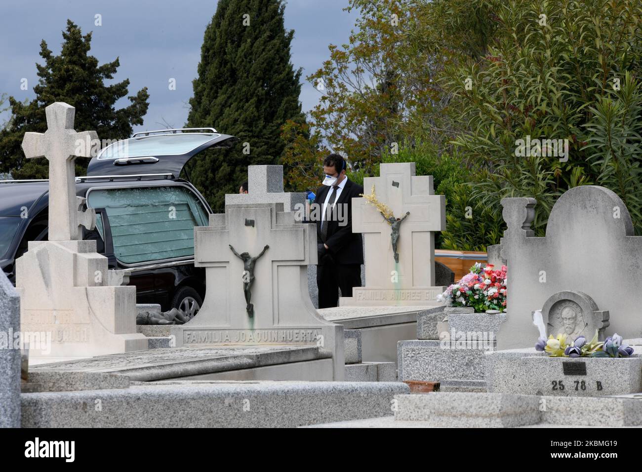 Madrid is holding drive-thru funerals for coronavirus victims at La ...