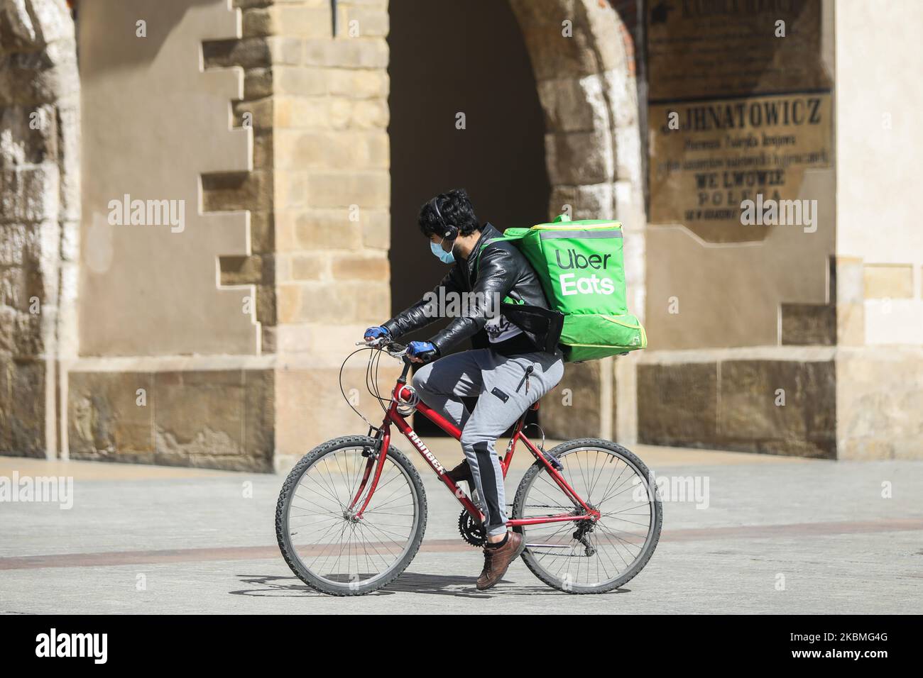 Uber eats worker hi-res stock photography and images - Alamy