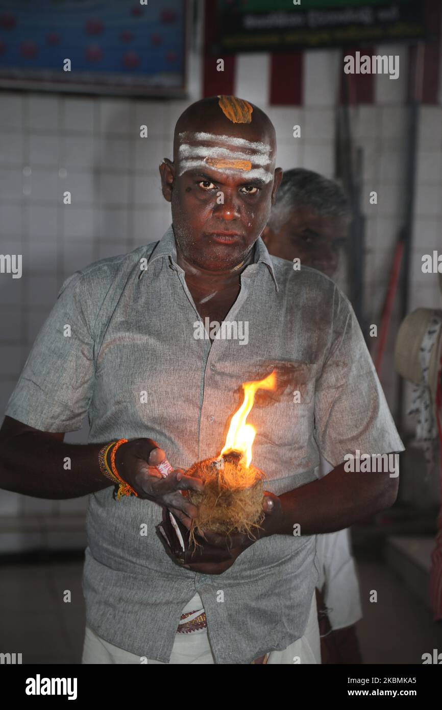 Kataragama murugan temple hi-res stock photography and images - Alamy
