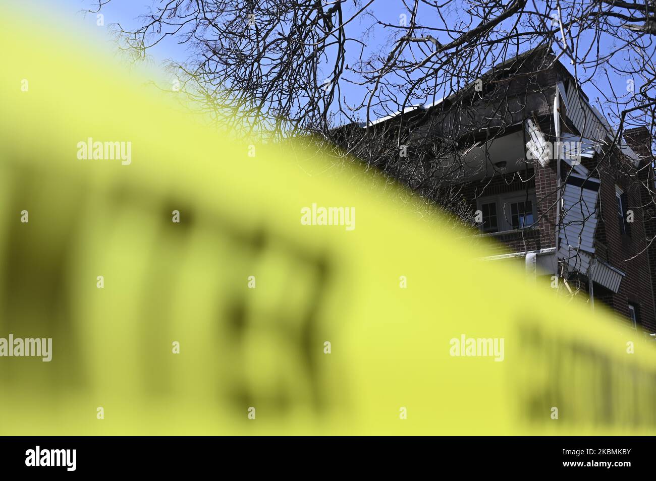 Emergency crews respond to a partial building collapse in the West ...
