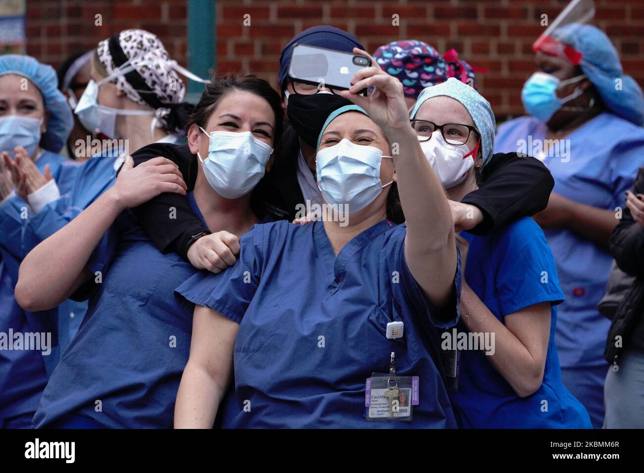 New Yorkers applaud medical workers at Lennox Hospital in New York City ...