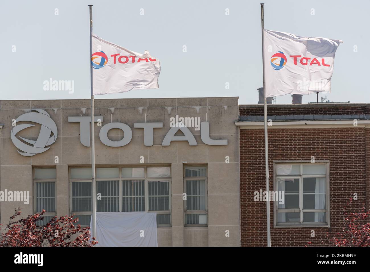 Total oil refinery office hi-res stock photography and images - Alamy
