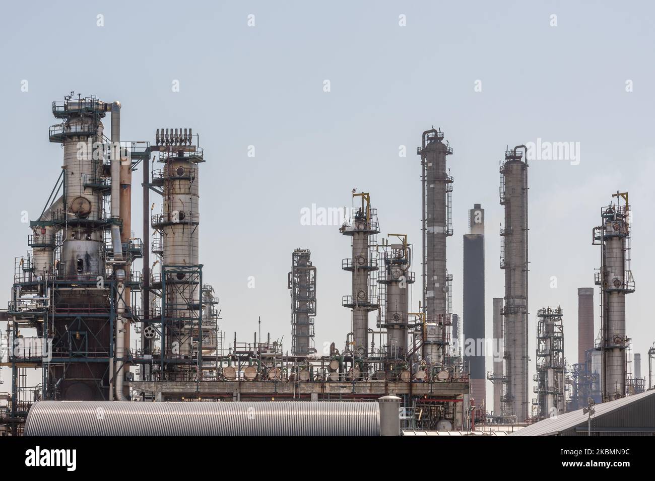 Worlds largest oil refinery hi-res stock photography and images - Alamy