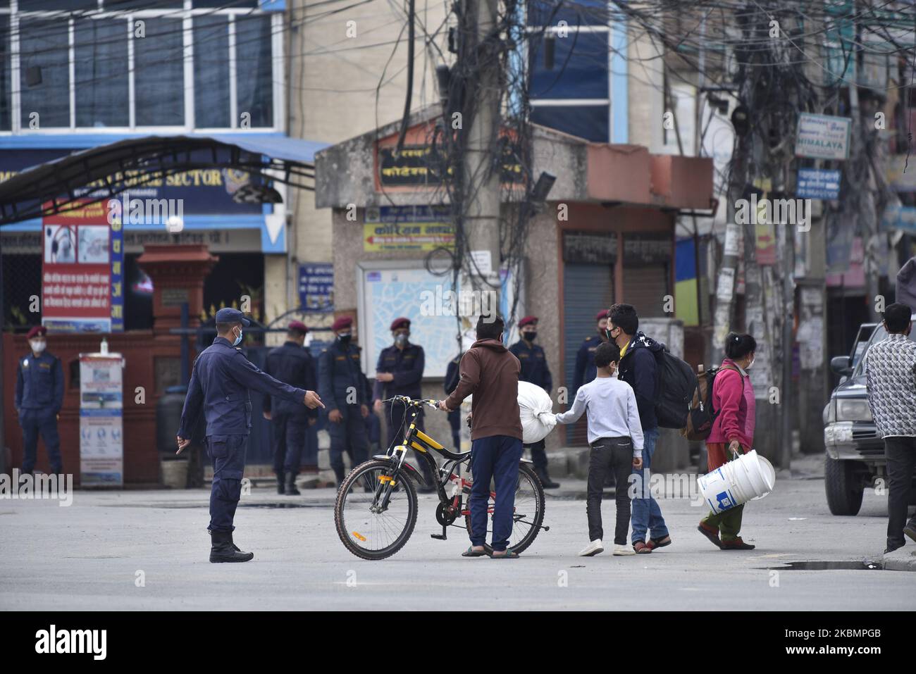 Nepal Police personnel blocking Nepalese people going towards local ...
