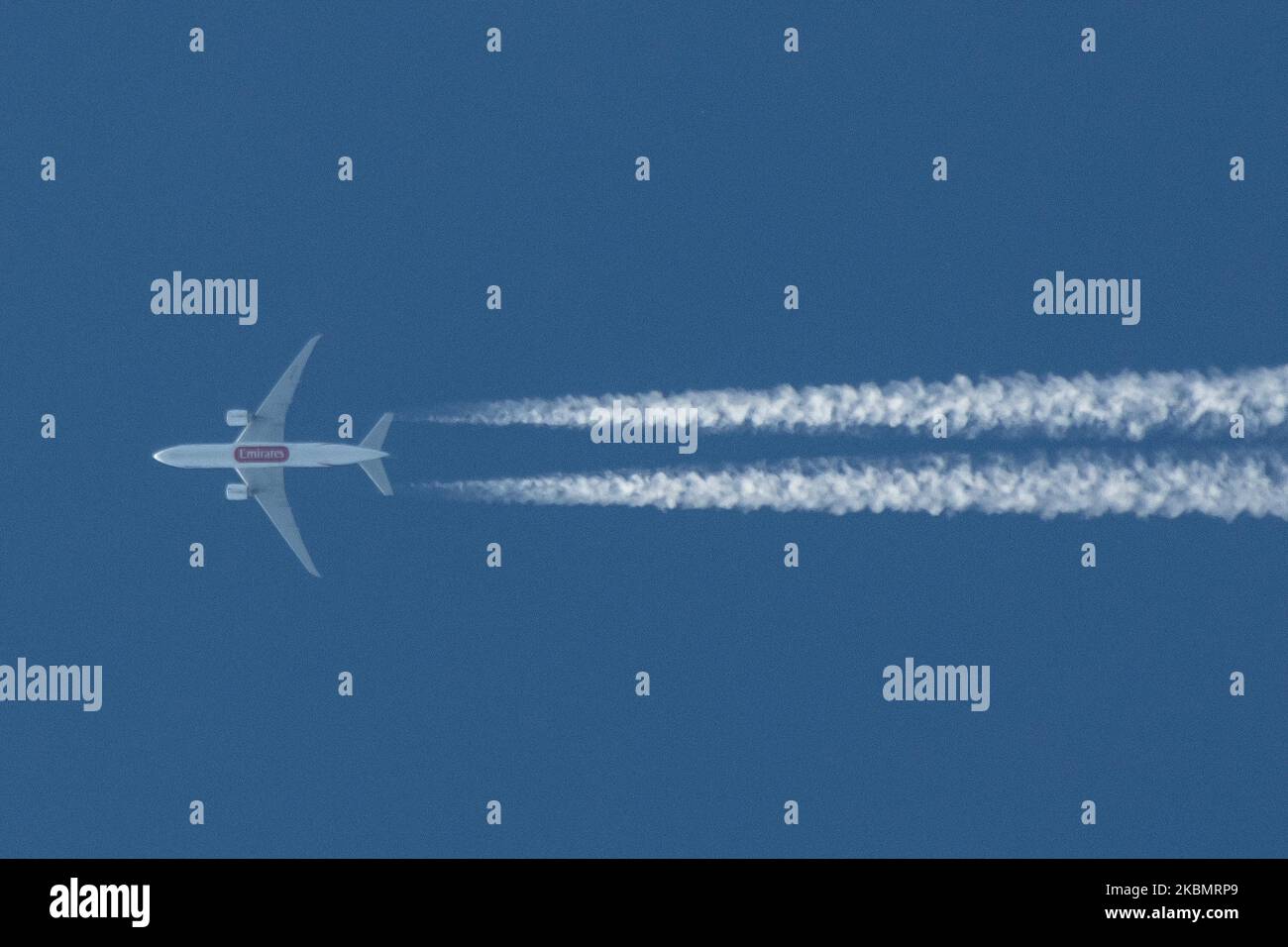 Emirates skycargo logo hi-res stock photography and images - Alamy