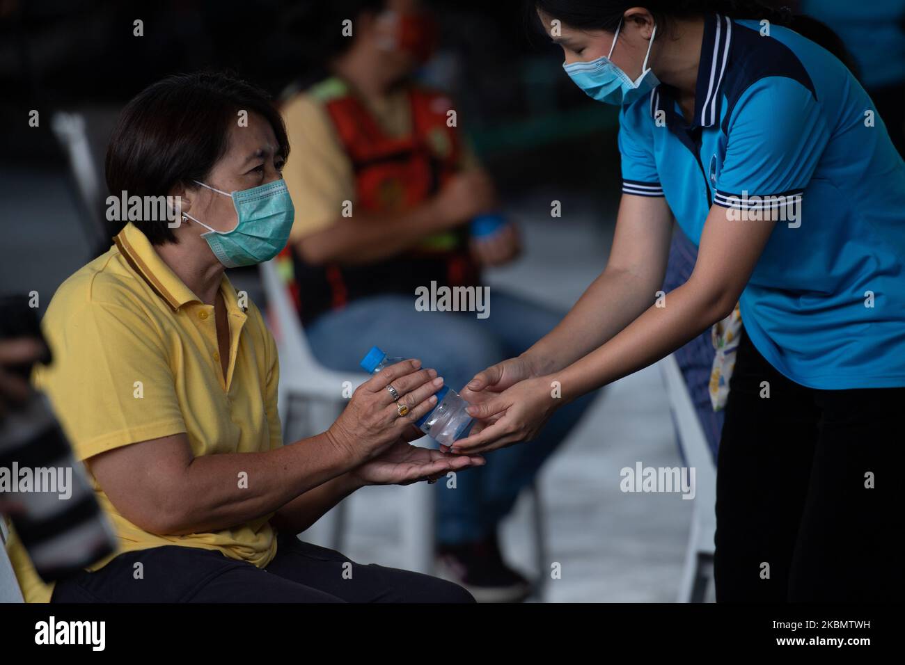 Wating staff hi-res stock photography and images - Alamy