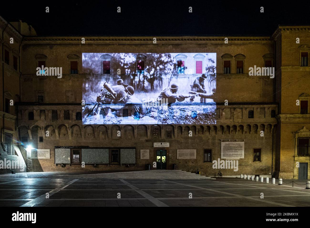 Projections of movies hi-res stock photography and images - Alamy